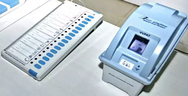 Vote 8 times in lotus symbol in EVM! Accused caught in viral video